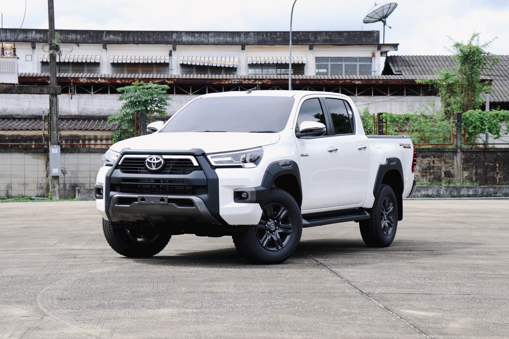 🔥 New Hilux Revo D Prerunner ขีดสุดของความแกร่ง พร้อมลุยทุกเส้นทาง – TOYOTA CHUMPHON